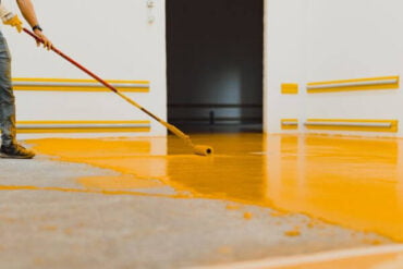 Tinta para Piso: Principais Tipos e Como Usar – Daqui de Casa